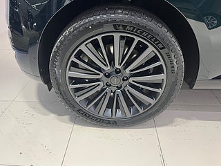 Land Rover Range Rover P550e SV *Omgående leverans* (MRF75X) - Bytbil.com