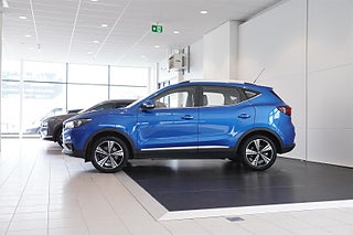 MG ZS EV Luxury Panorama 45 kWh 143hk (HZN07Z) - Bytbil.com