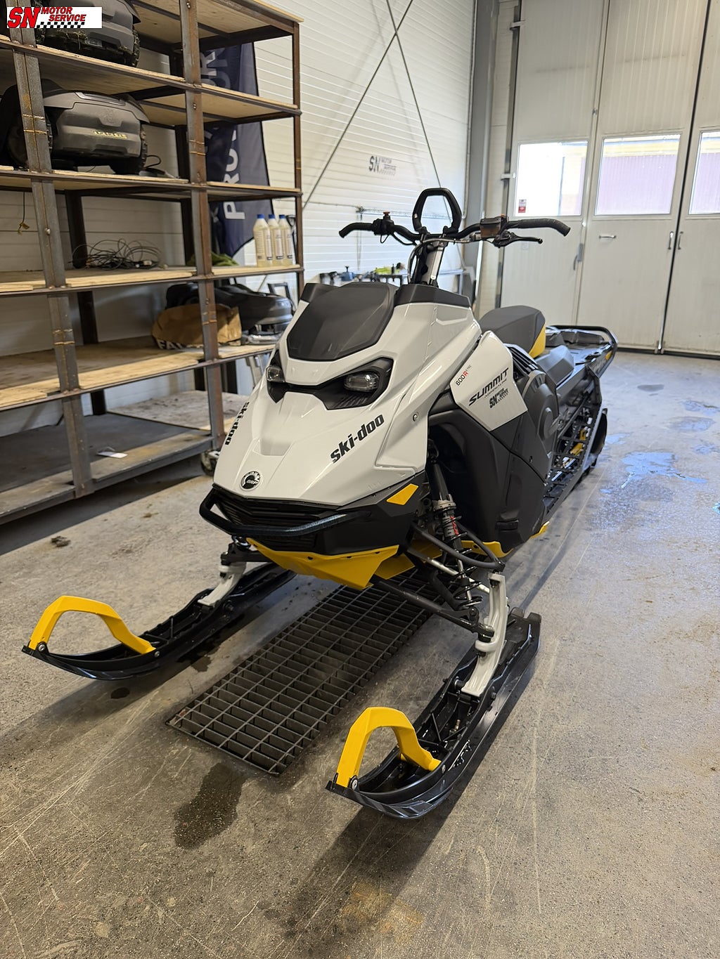 Ski-Doo Summit Adrenaline 600R E-TEC 146" (SCF04C) - Bytbil.com