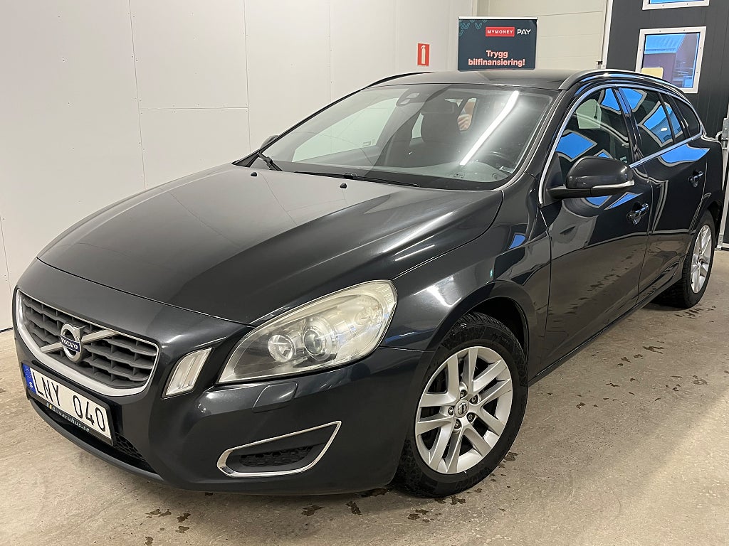 Volvo V60 D5 Geartronic Momentum 205hk Drag D-värmare (LNY040) - Bytbil.com