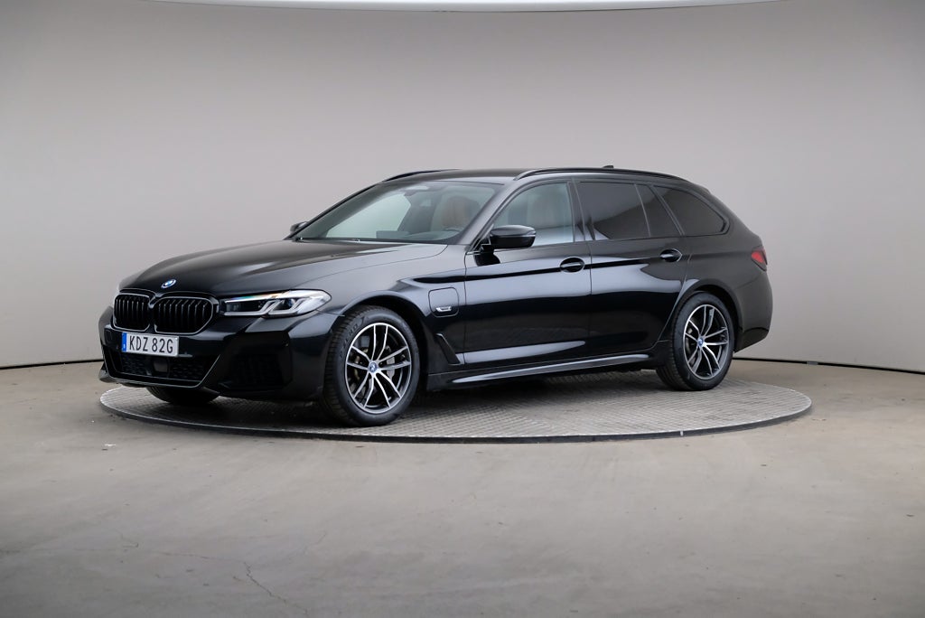 BMW 530e 5 xDrive Touring M Sport Shadow Innovation Drag H (-) - Bytbil.com