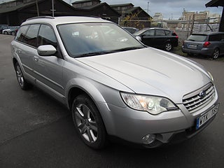 Subaru Outback 2.5 4WD Låg/Hög vxl/ACC/Drag/SoVhjul/Nybes - NORRKÖPING ...