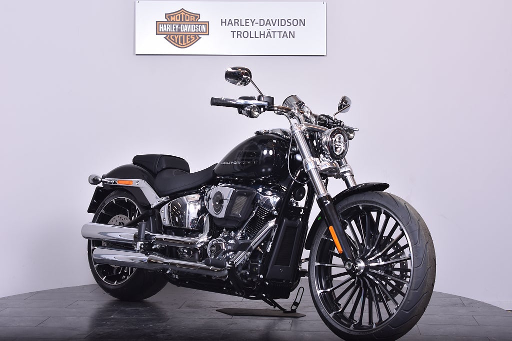 Harley-Davidson FXBR Breakout 117 / i lager/SPARA 11 350:- (-) - Bytbil.com