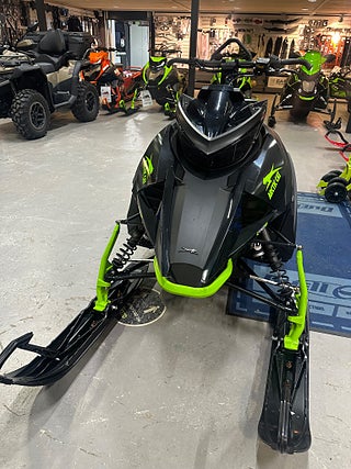 Arctic Cat M8000 R-M Alpha 154" - UMEÅ - Bytbil.com