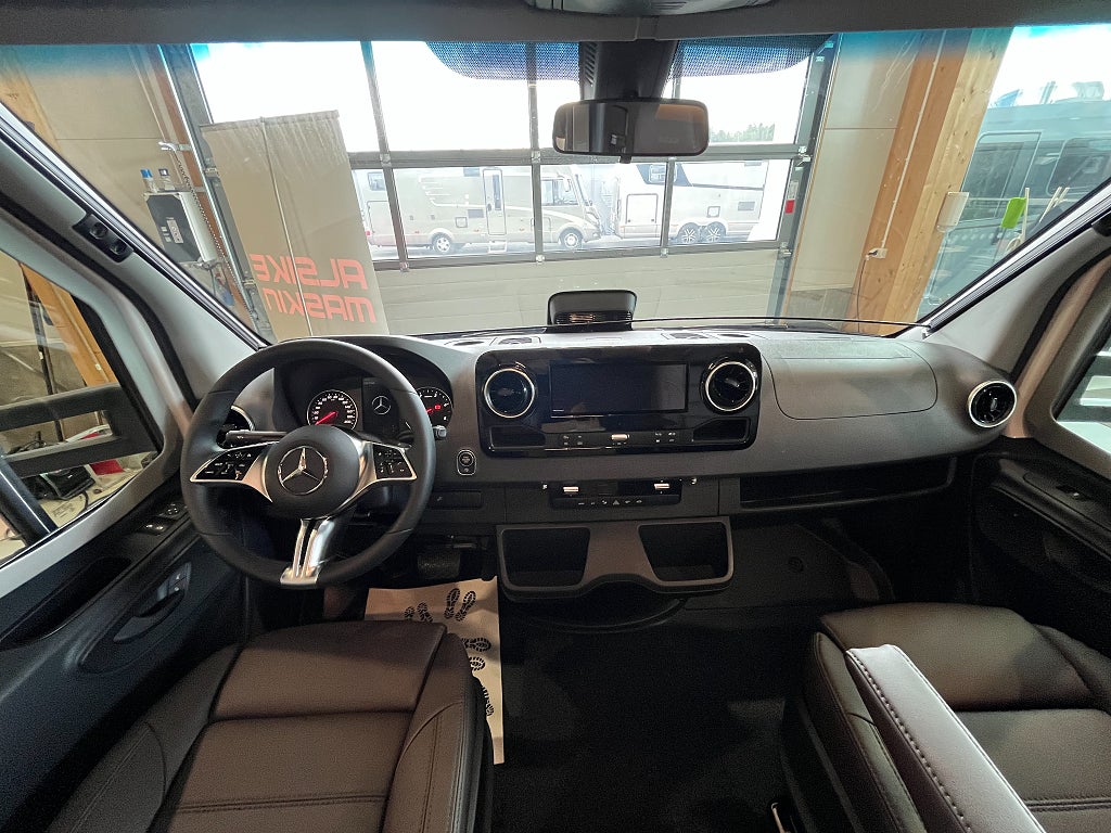 Kabe Kabe Novum 720 LGB Compact / B-körkort / ALDE / Mercedes