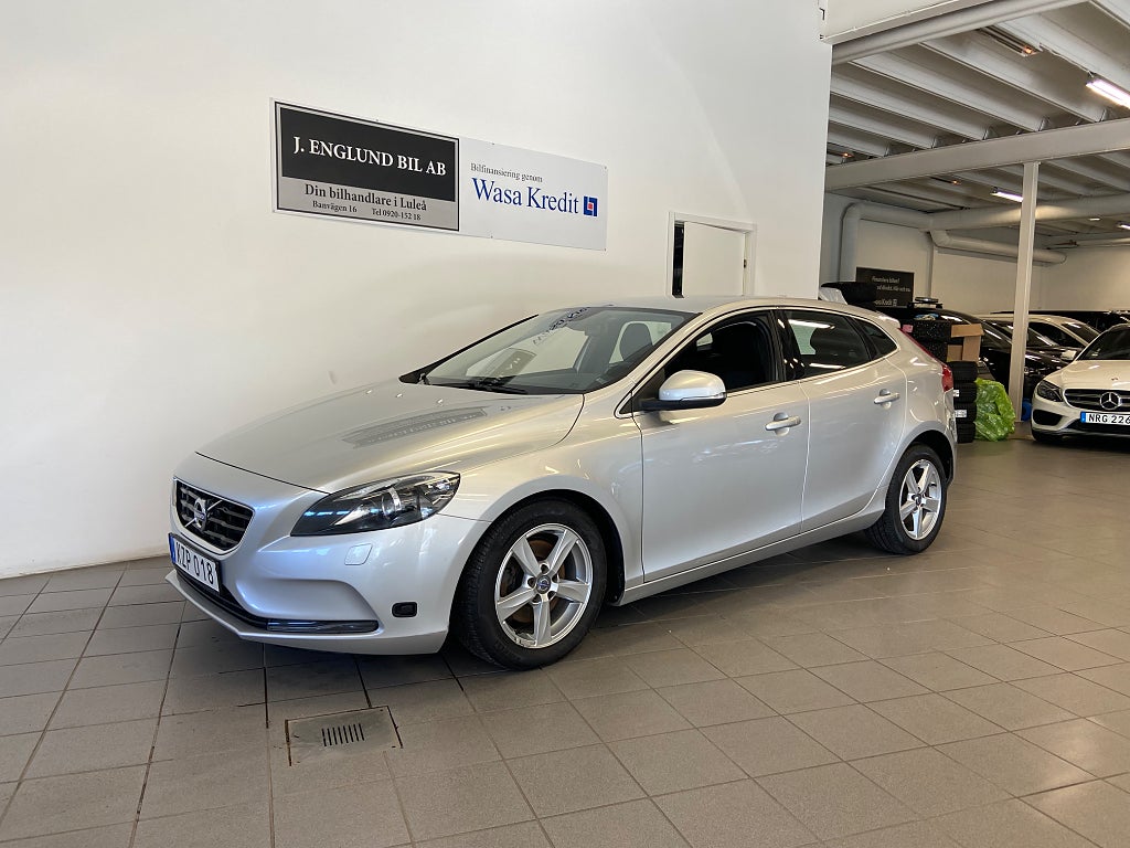 Volvo V40 D2 Momentum Euro 6 (KZP018) - Bytbil.com
