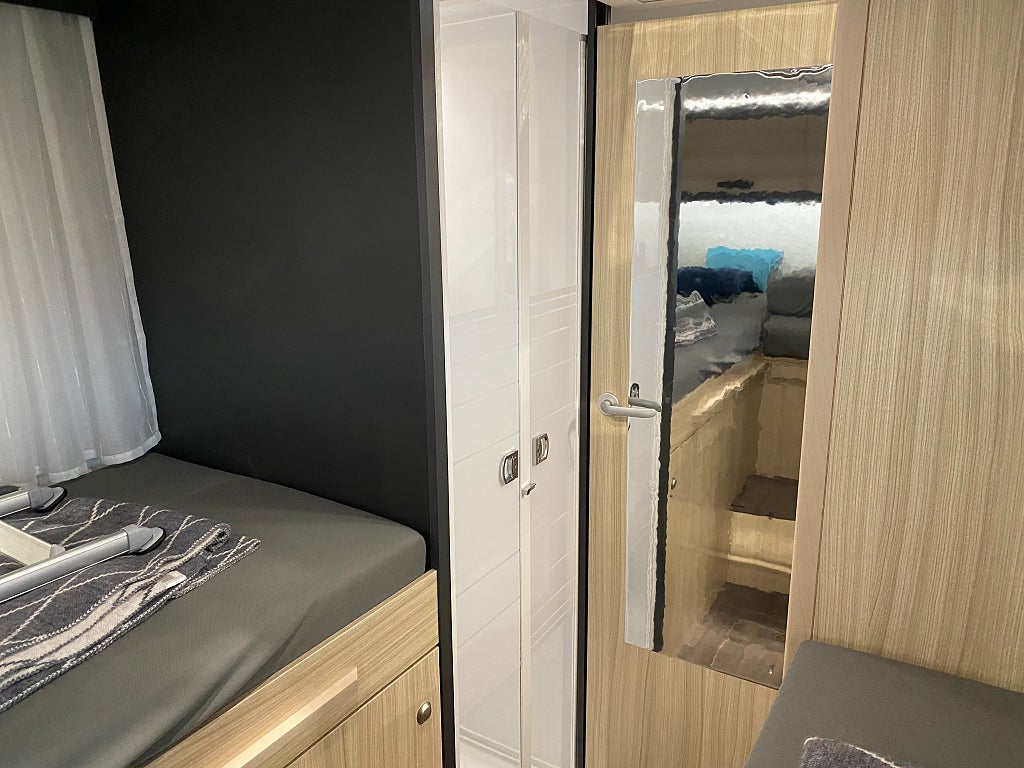 Sun Living Sun Living S 75 SL / Automat / Stort garage / 3500kg