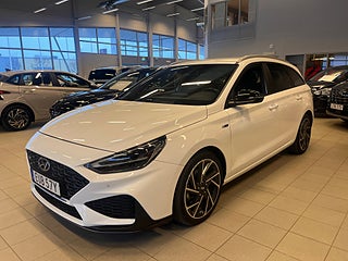 Hyundai i30 Kombi 1.5 T-GDI DCT N-Line S+Vhjul (EUB57Y) - Bytbil.com