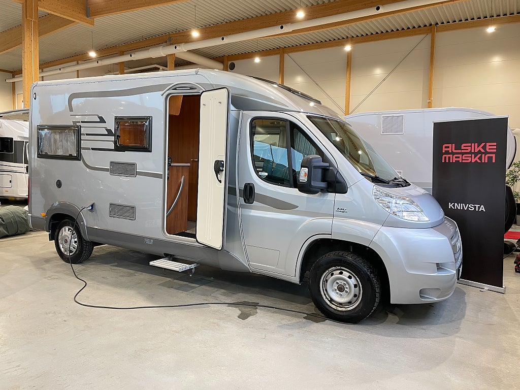 Hymer Compact 408 / Litium / B-kort / Höj och sänkbar säng (KXG727 ...