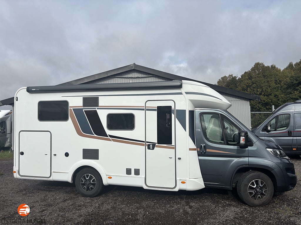 Bürstner Limited 690 // RESERVERAD 27/11 // ENKELBÄDDAR // (UAT77R) - Bytbil.com
