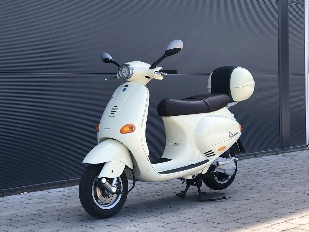 Till salu - Piaggio Vespa ET4 125 0.125 CVT, 11hk, 1997 till salu hos ...