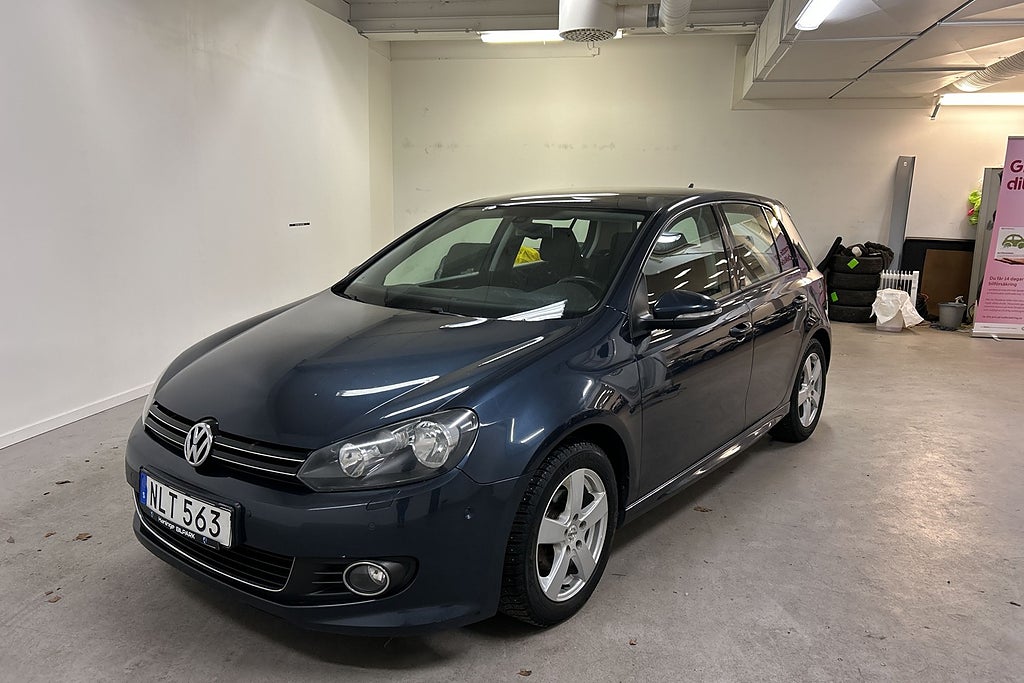 Volkswagen Golf 1.6 TDI DARK LABEL / FJÄRRVÄRMARE / PARKER (NLT563 ...