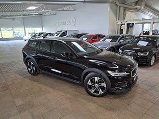 Volvo V60 Cross Country B4 AWD 197 Aut Momentum Navi Drag (RBK44C ...