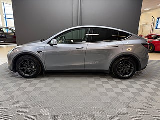 Tesla Model Y Long Range AWD / 7-Sits / Dragkrok (UAY89G) - Bytbil.com