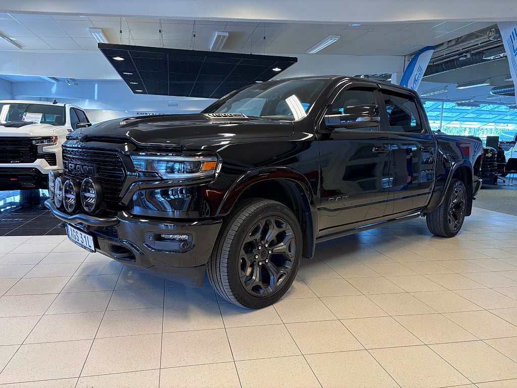 RAM 1500 Limited Night 5.7 V8 HEMI *Bensinvärmare & Sports (XGS31L ...