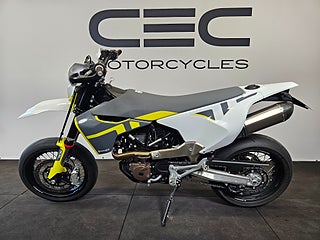 Husqvarna 701 Supermoto *Endast 280mil* (NAT21W) - Bytbil.com