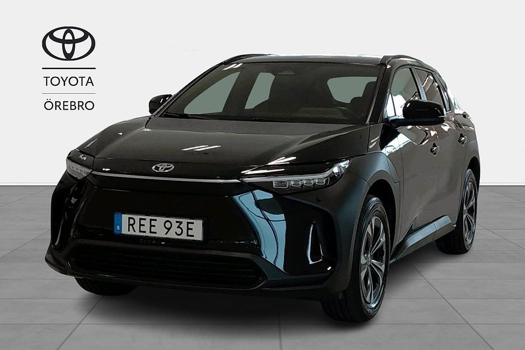 Toyota bZ4X Elbil 71.4 kWh Style V-hjul (REE93E) - Bytbil.com
