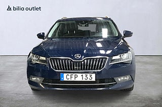 Skoda Superb Kombi 2.0 TDI DSG Style 150hk Navi Drag Carpl (CFP133 ...